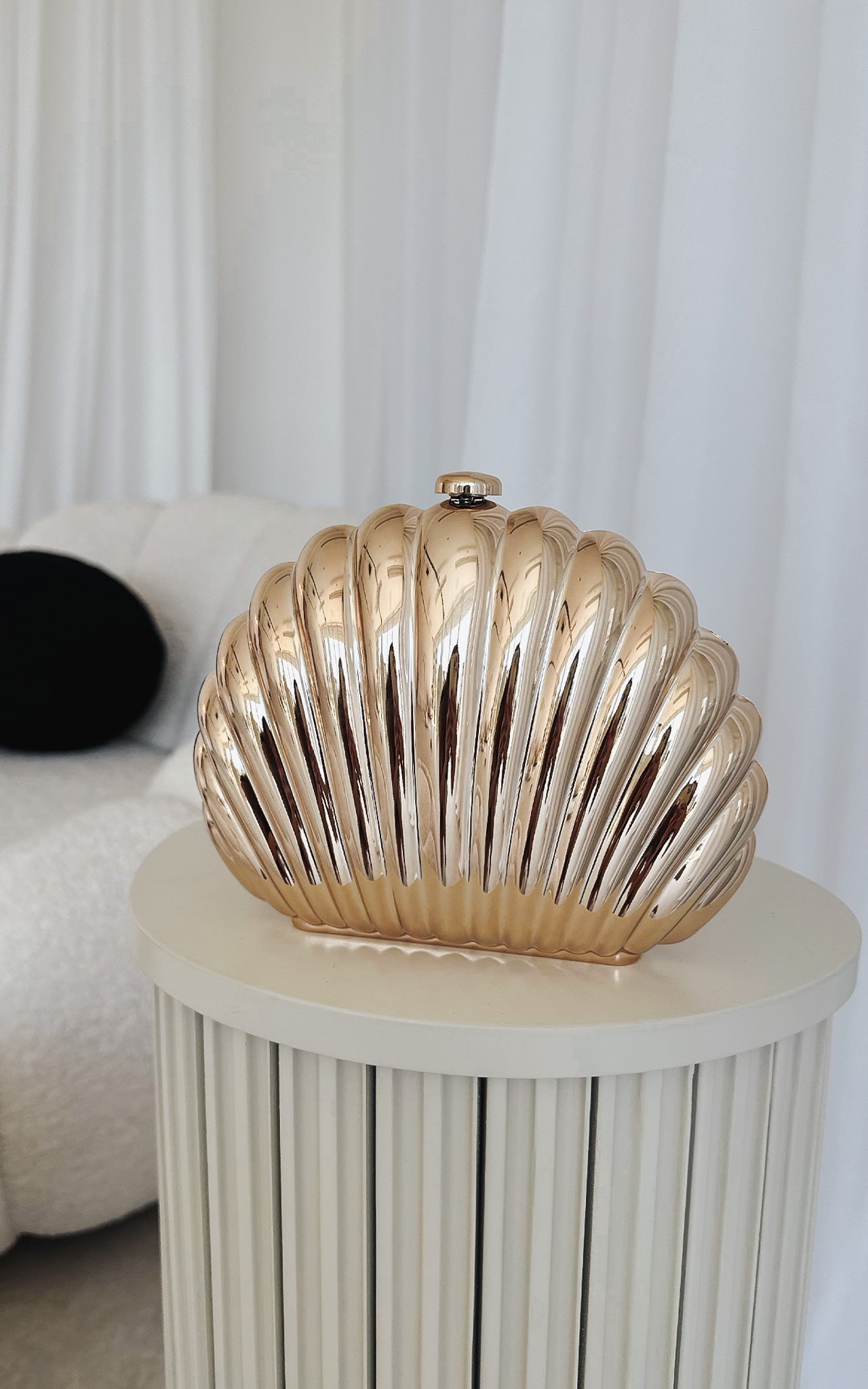 Iconic Gold SeaShell Acrylic Clutch Hand Bag – HOUSE OF MAGUIE